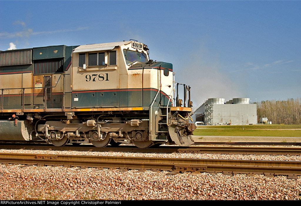 BNSF 9781 Unloads C-BTMSAI9-34
